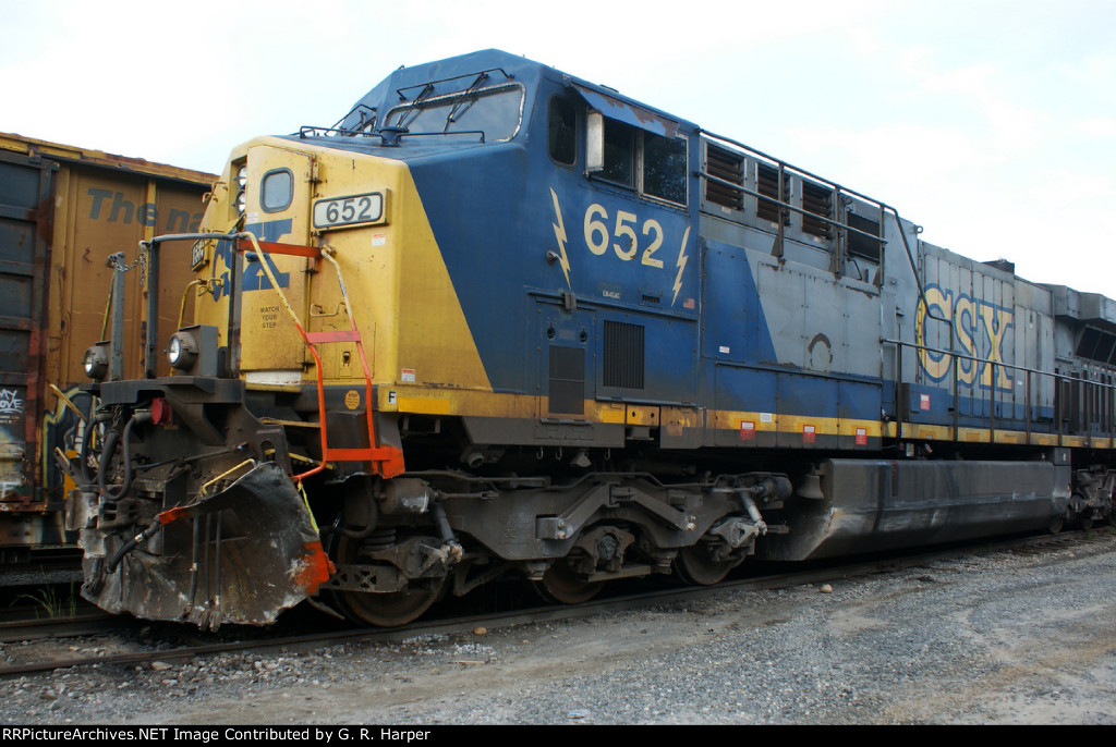 3/4 view of 652's damage